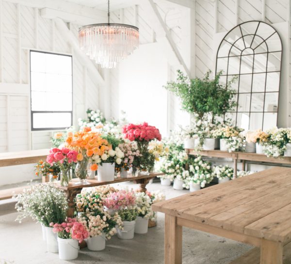Décor Inspiration: The Power of Flowers on a Winter's Day