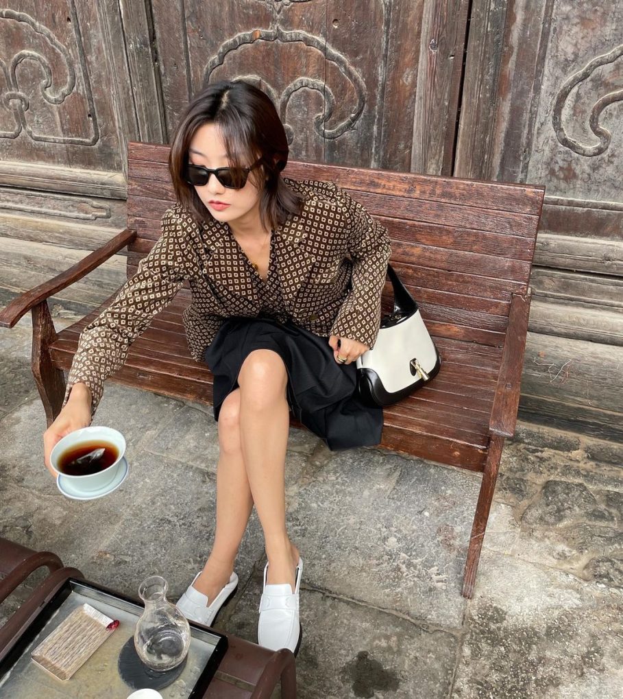 At Home With: Savi of @savislook :: This Is Glamorous (TIG)