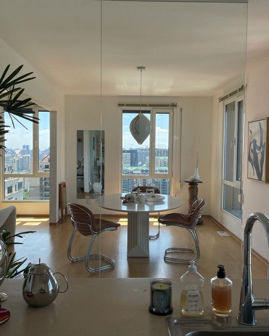 At Home With: Savi of @savislook :: This Is Glamorous (TIG)