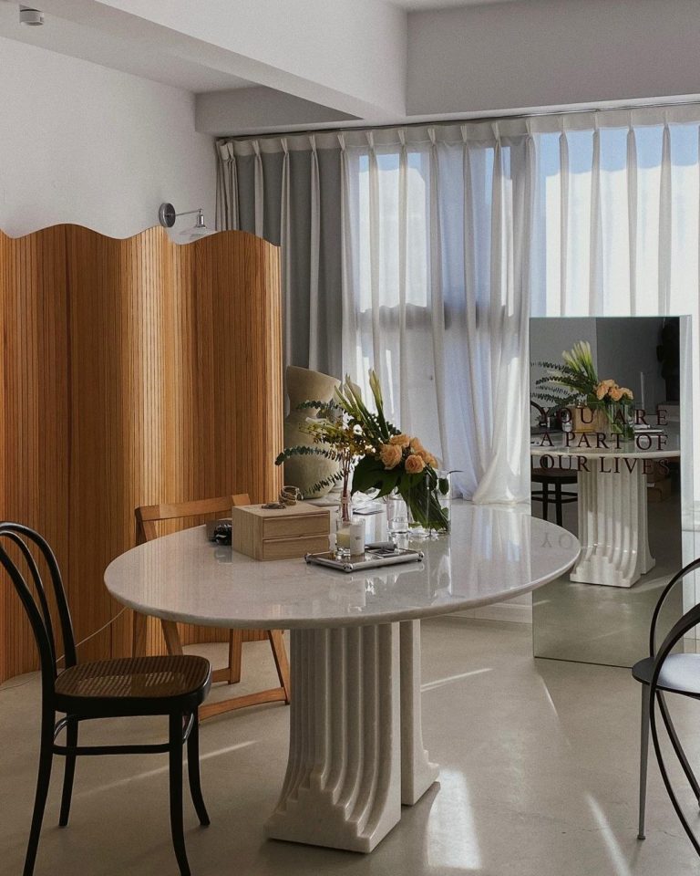 At Home With: Savi of @savislook :: This Is Glamorous (TIG)