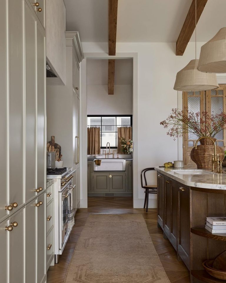 Interior Designer: Ashley Montgomery Design, Toronto :: This Is ...